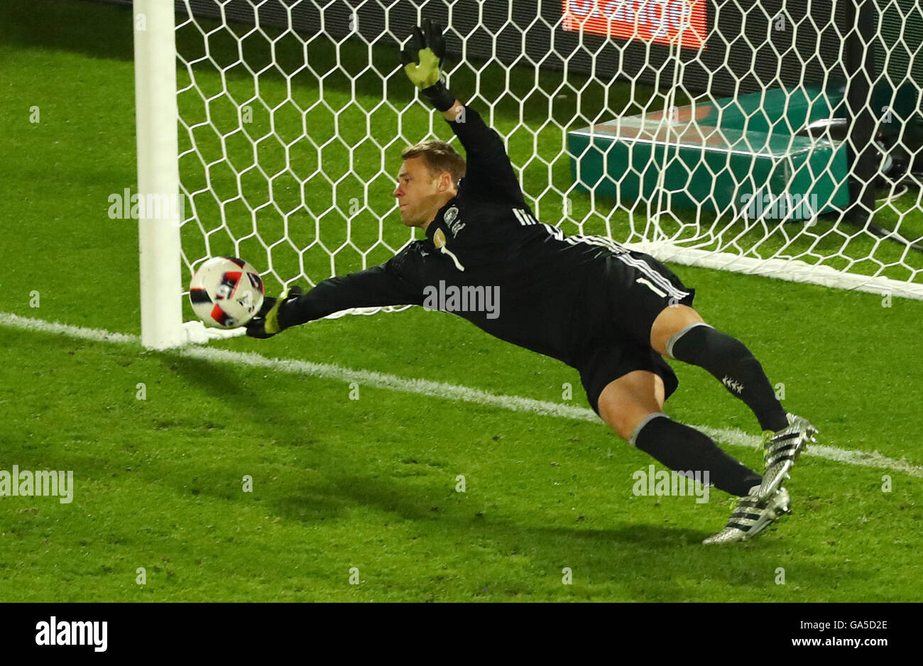 Neuer bordeaux hi-res stock photography and images - Alamy