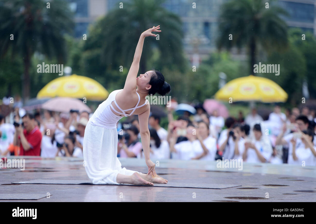 Chenzhou, China's Hunan Province. 3rd July, 2016. Yoga enthusiasts ...