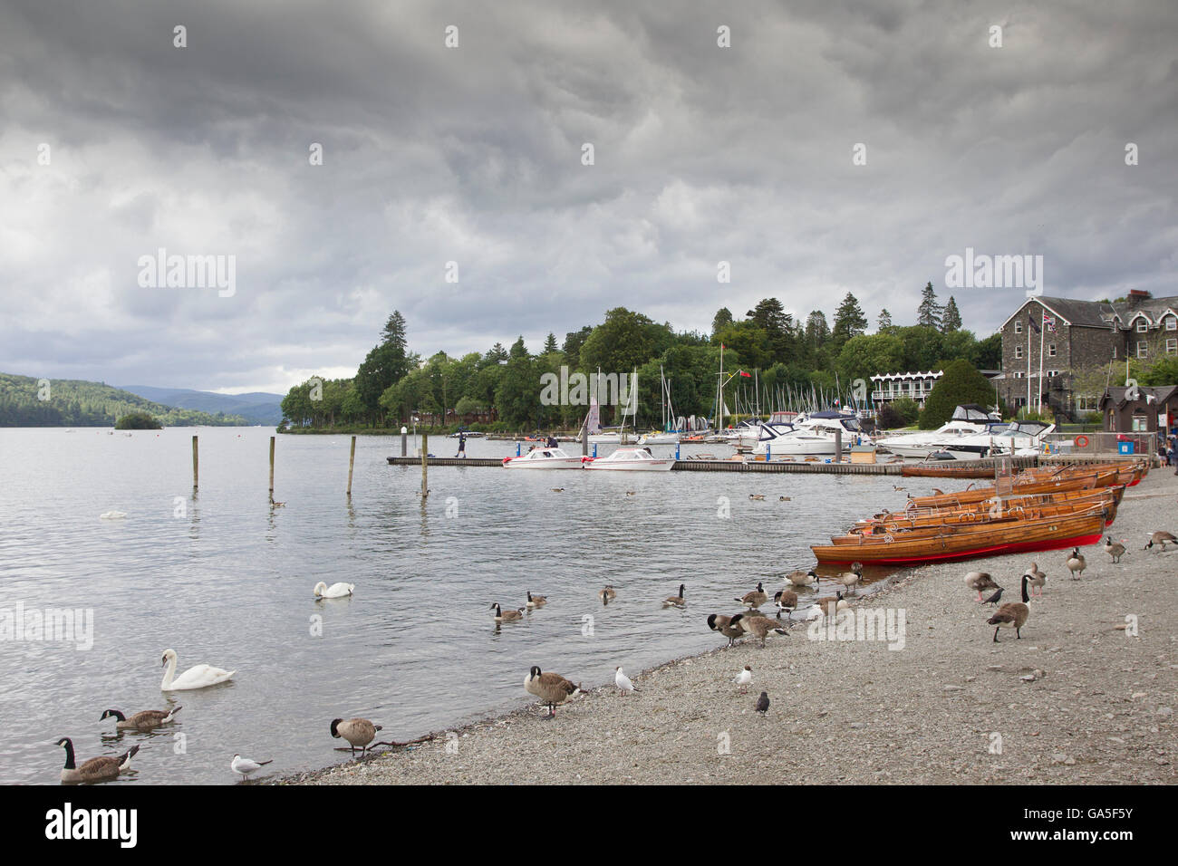 Lake Windermere, Cumbria, UK. 3rd July, 2016. UK Weather: Late Cloudy ...