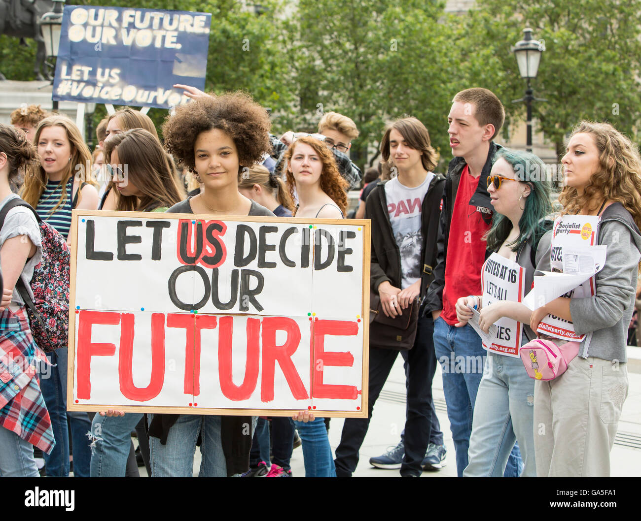 London, UK. 3rd July, 2016. Votes for 16. A small protest was run in ...