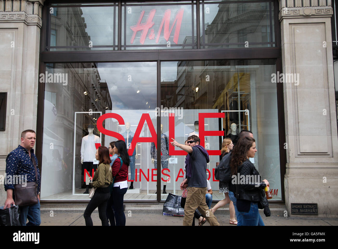 Regent Street, London, UK. 3rd July 2016. H&M on Regent Street. Regent ...