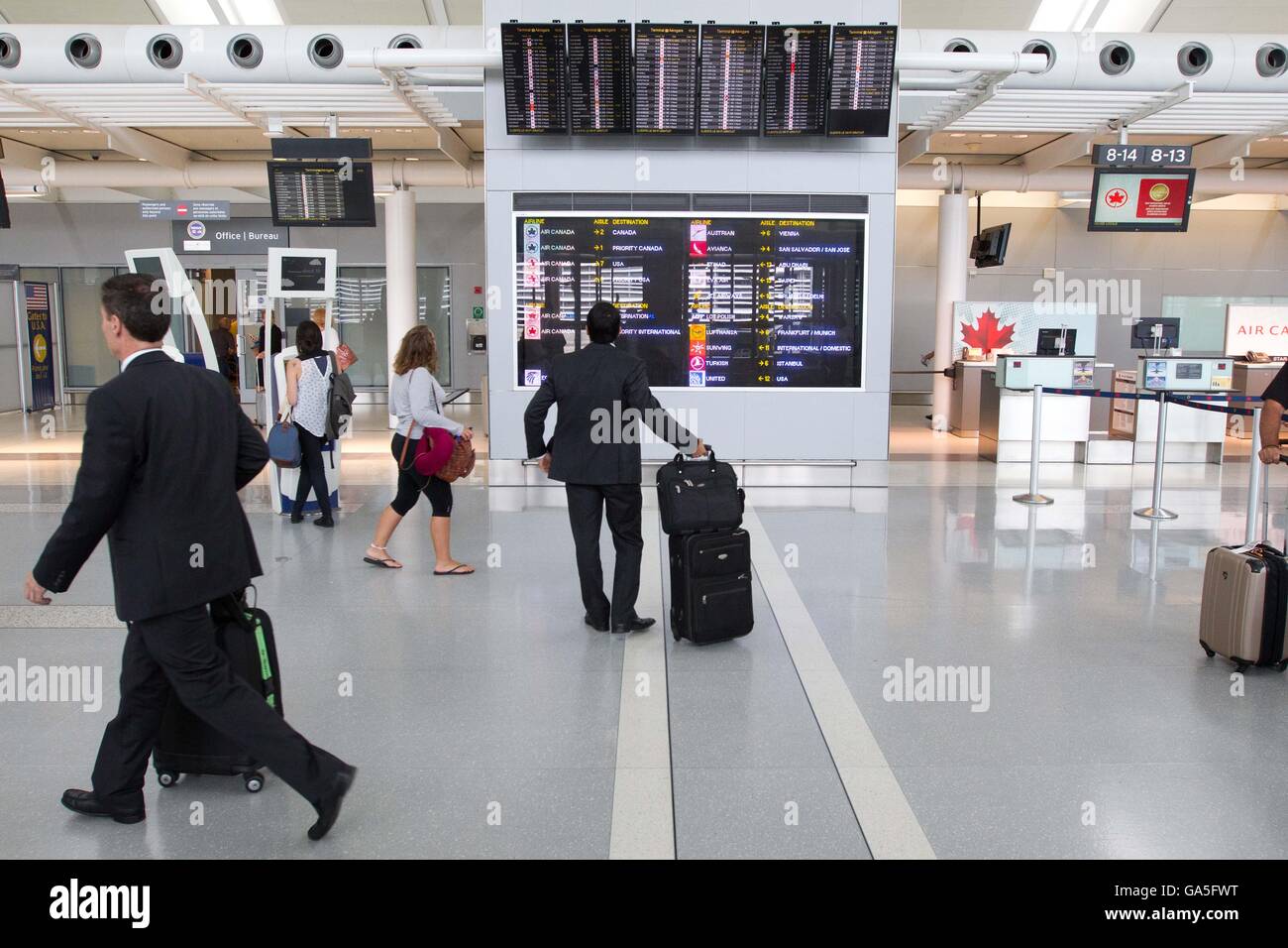 Toronto pearson terminal 1 hi-res stock photography and images - Alamy