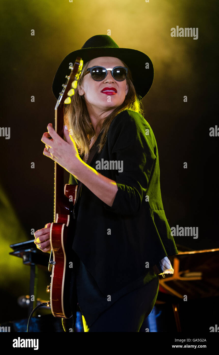 Melody gardot hi-res stock photography and images - Alamy