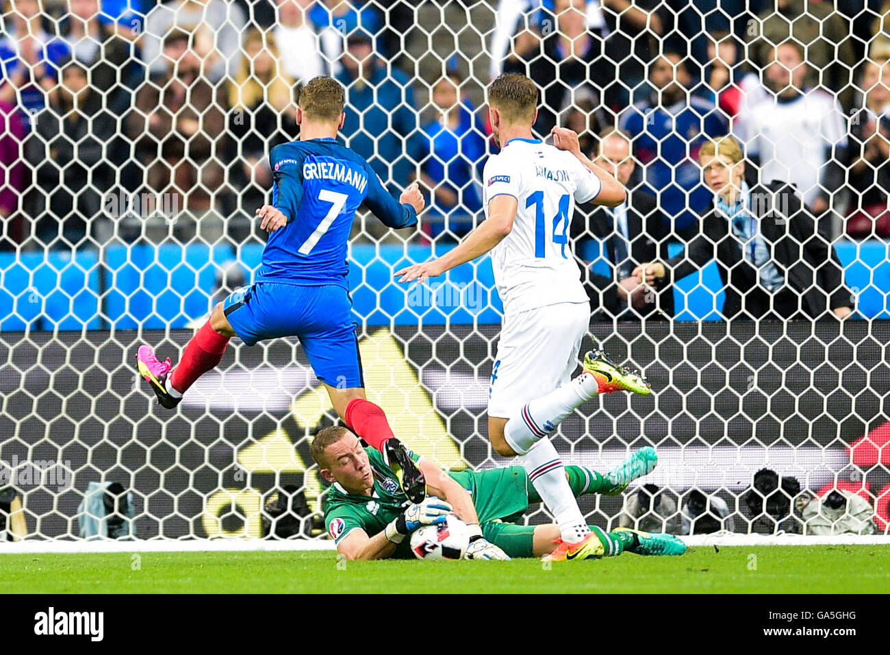 Uefa euro 2016 final stade de france hi-res stock photography and ...