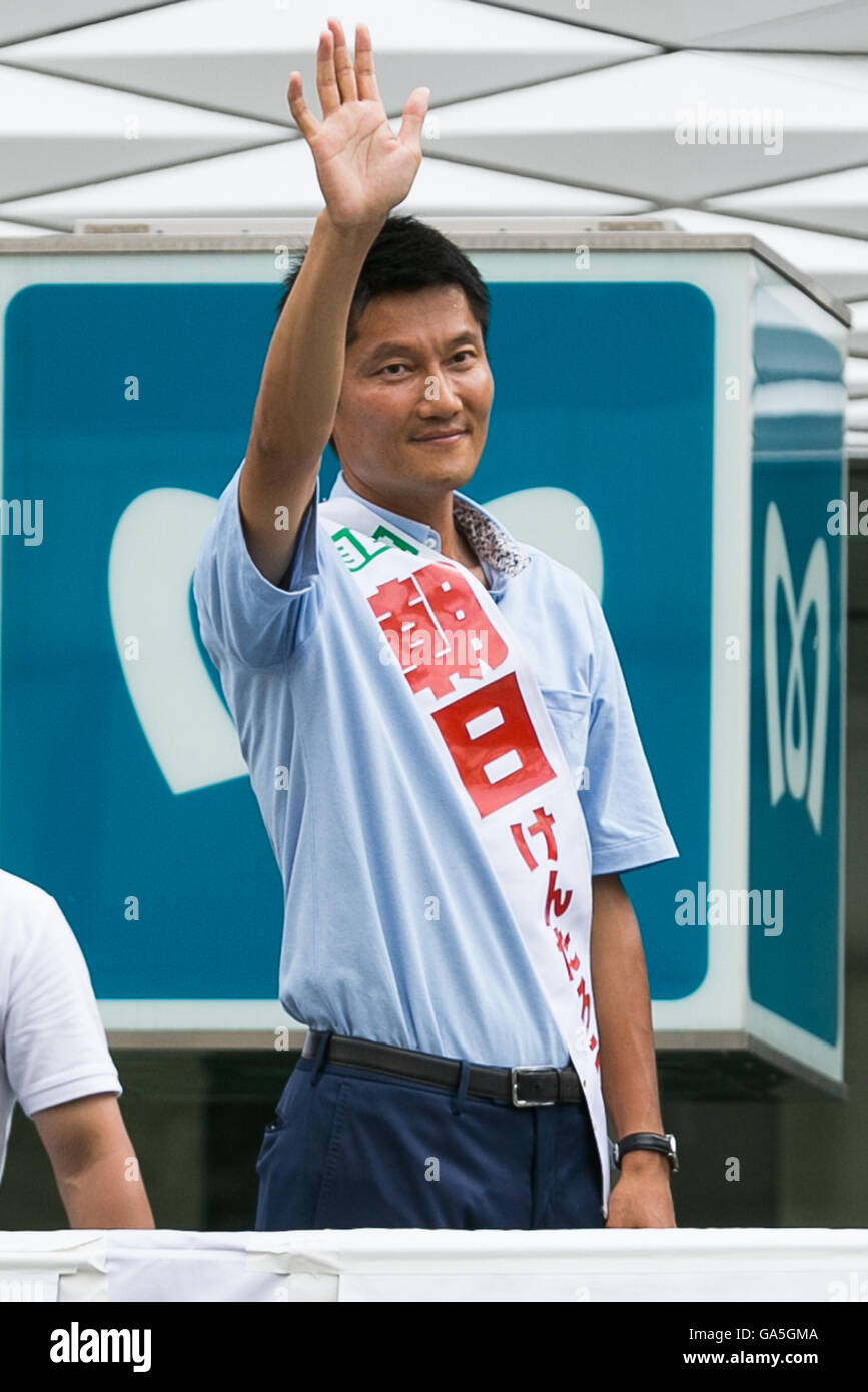 Kentaro Asahi, former beach volleyball star and Liberal Democratic ...