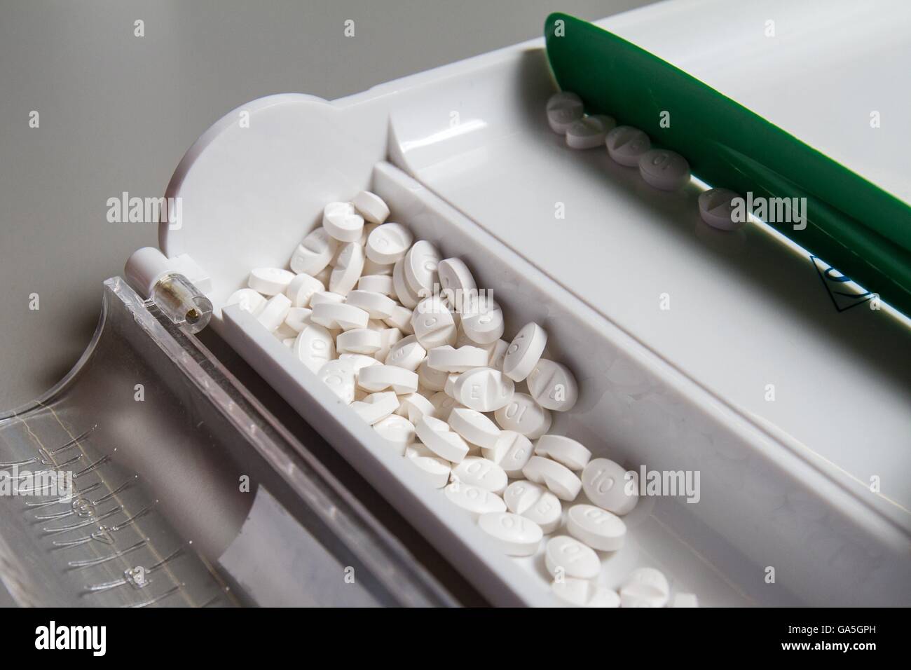 Doctor prescription zuma hi-res stock photography and images - Alamy