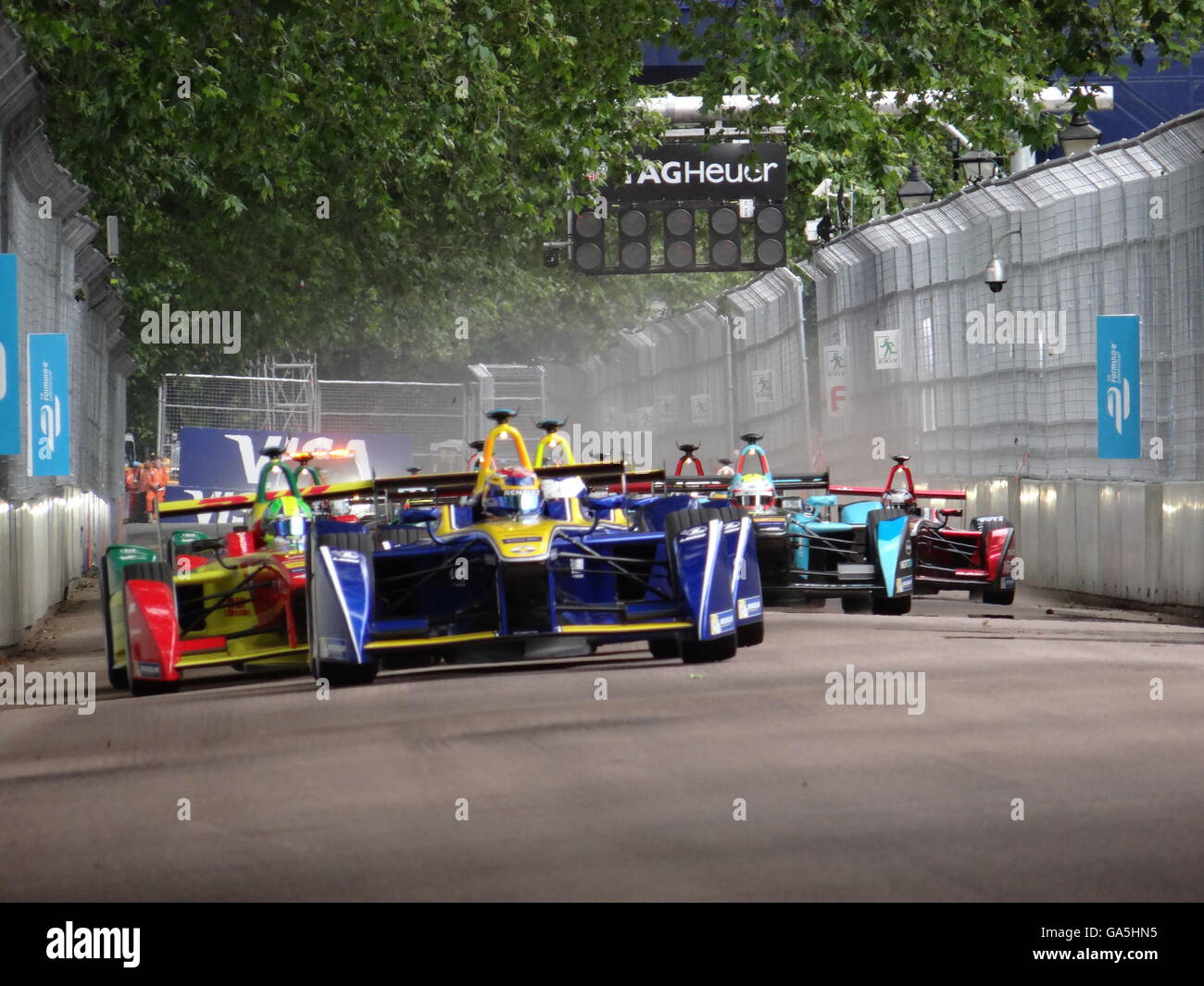 Racing cars on the starting seconds of Round 10, London, UK. 3rd July ...