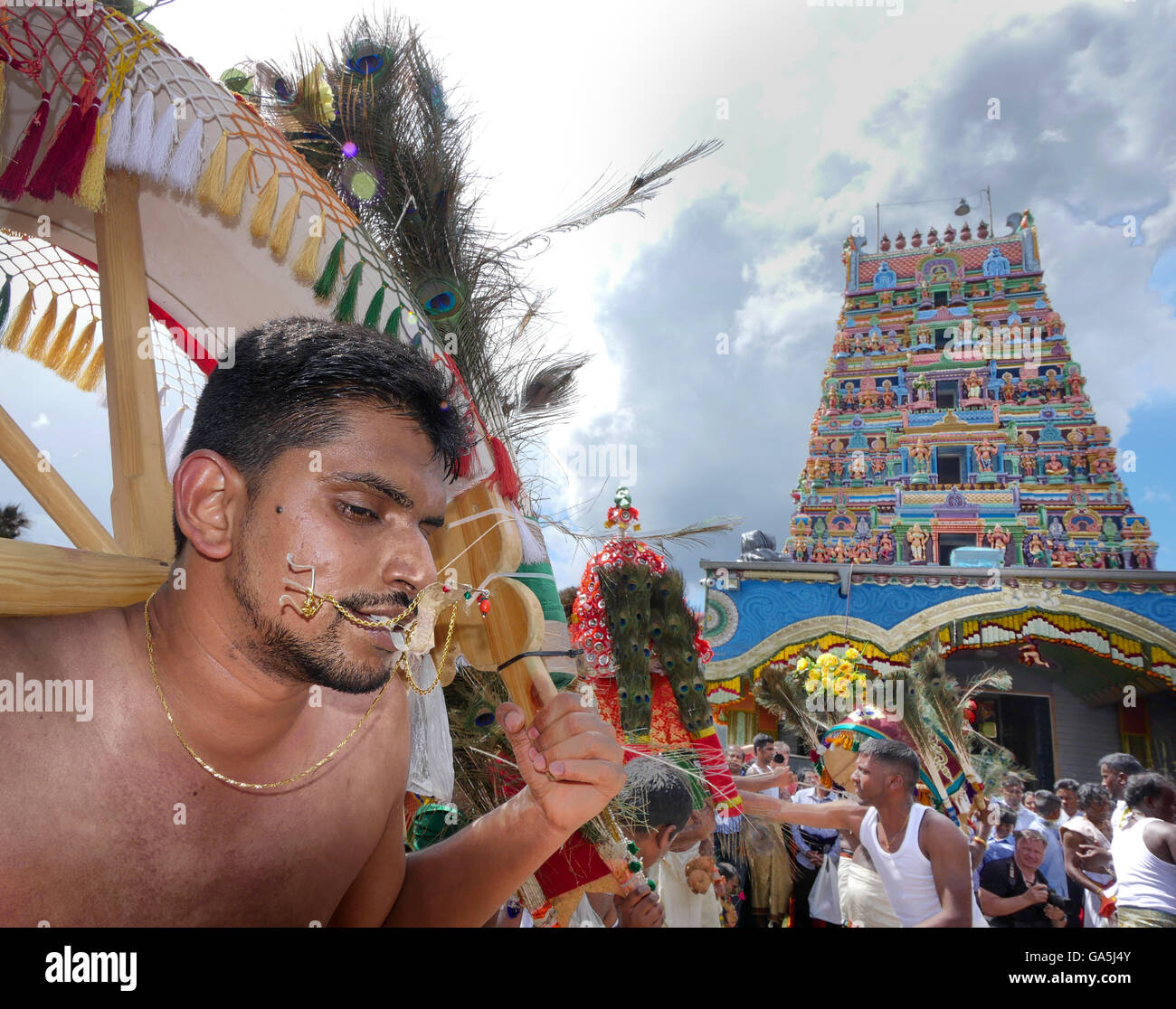 Largest dravida temple europe hi-res stock photography and images - Alamy