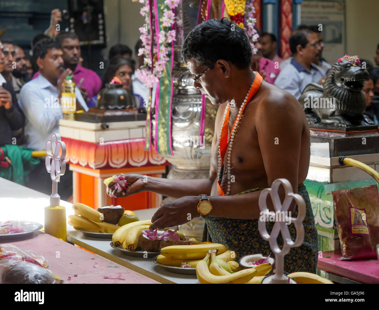 Largest dravida temple europe hi-res stock photography and images - Alamy