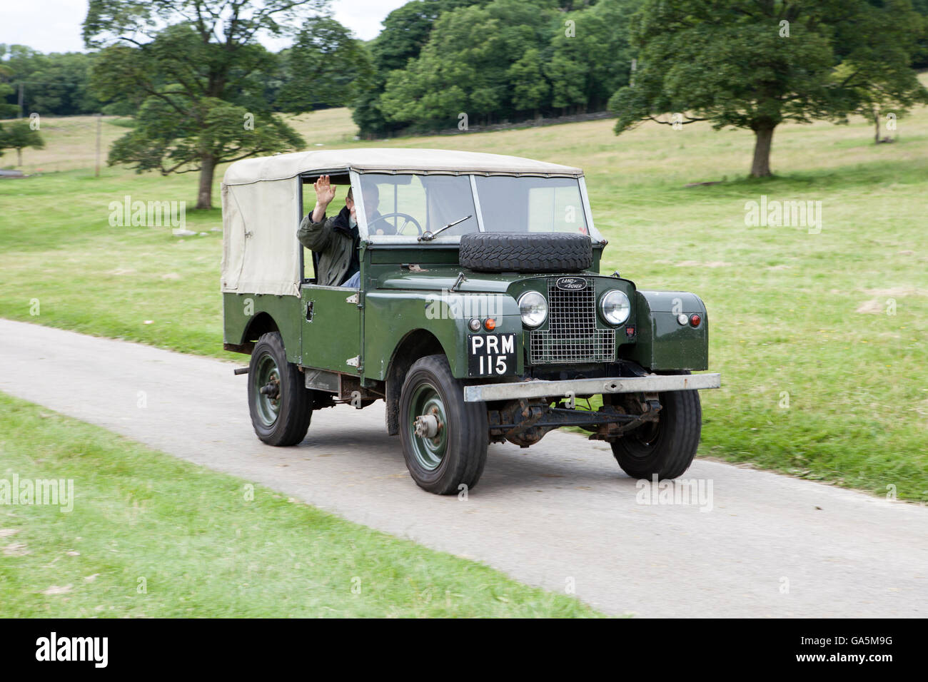 Short wheelbase land rover hi-res stock photography and images - Alamy