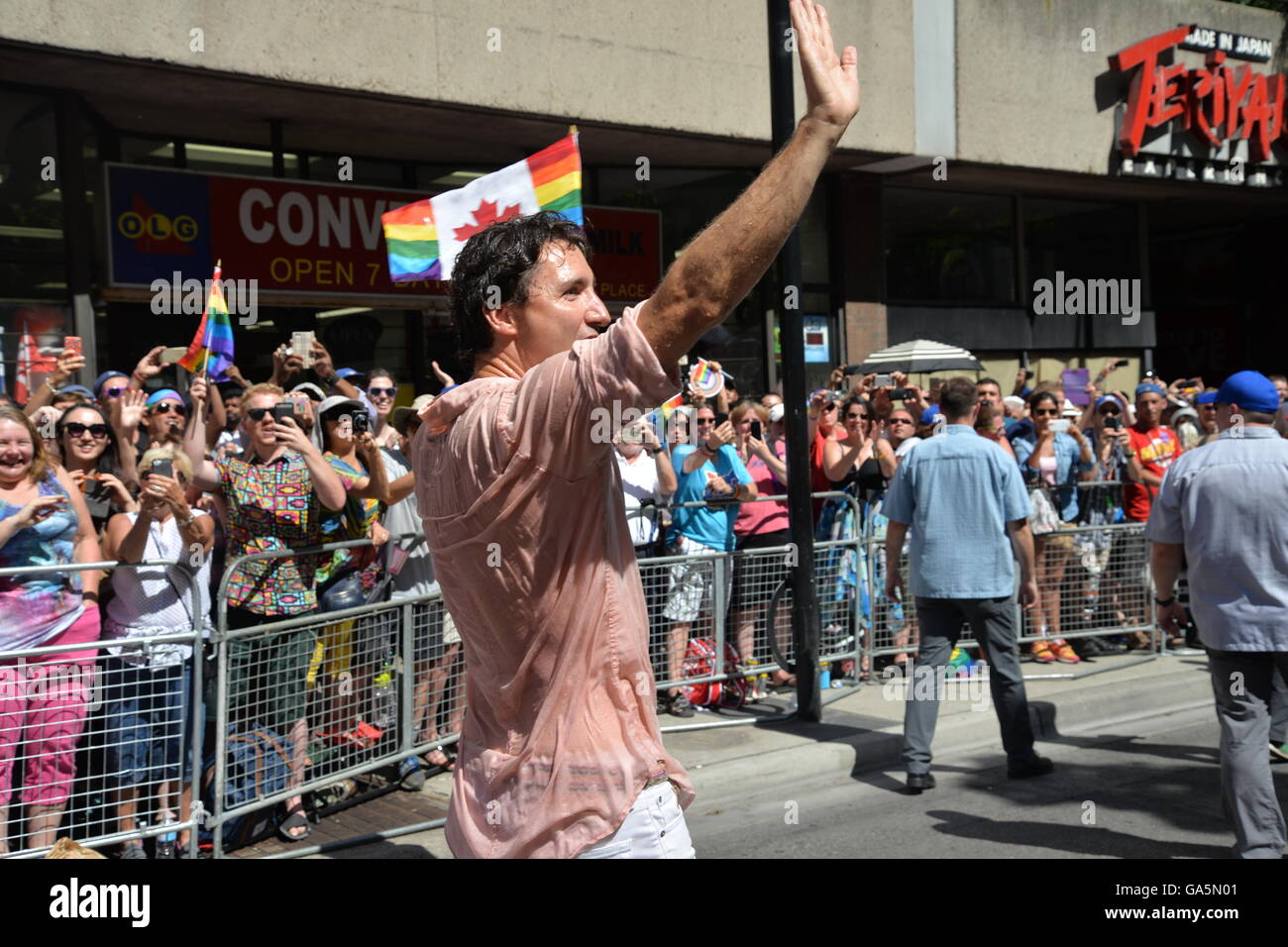Canada justin trudeau pride parade hi-res stock photography and images ...