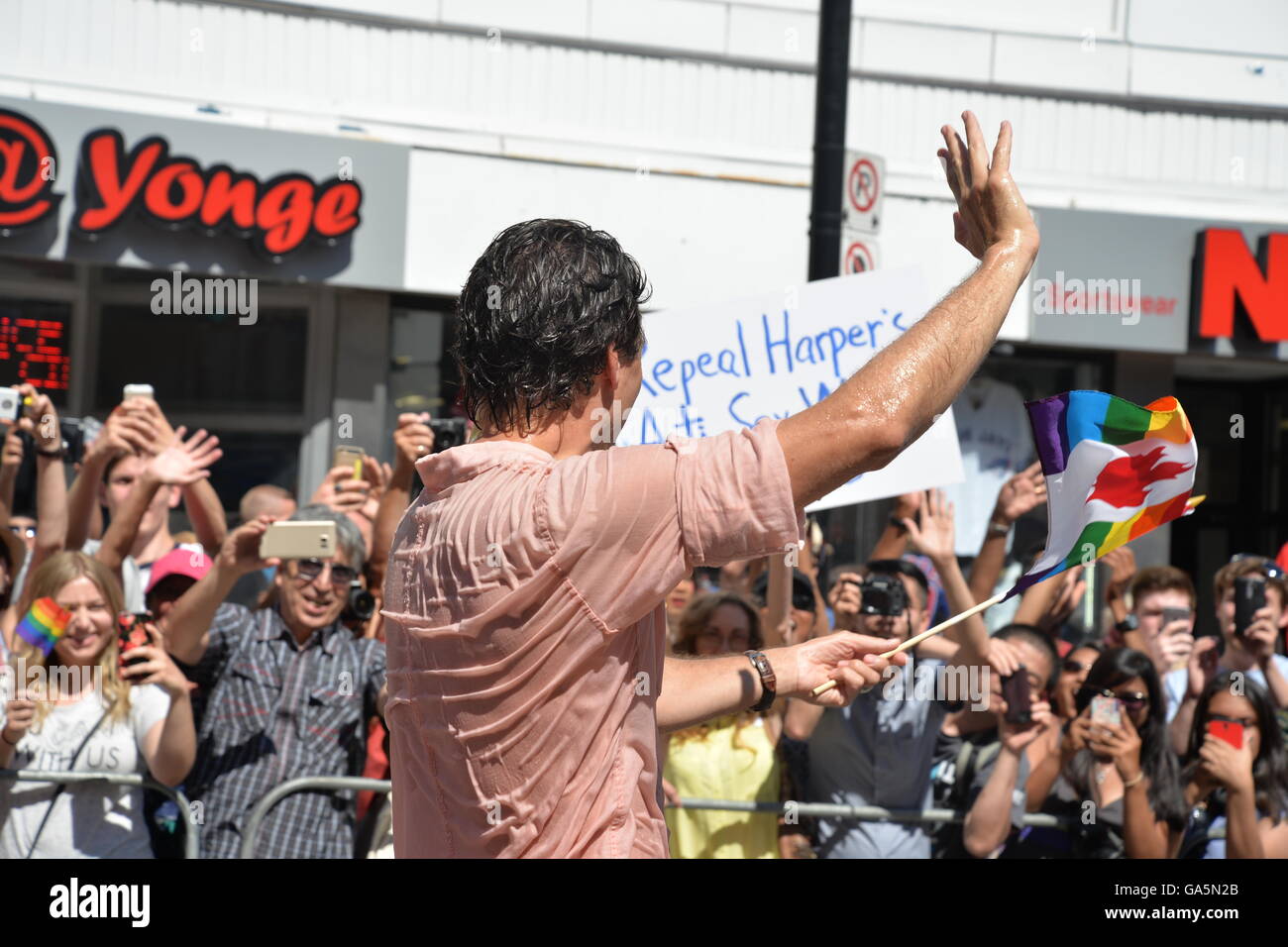 Canada justin trudeau pride parade hi-res stock photography and images ...