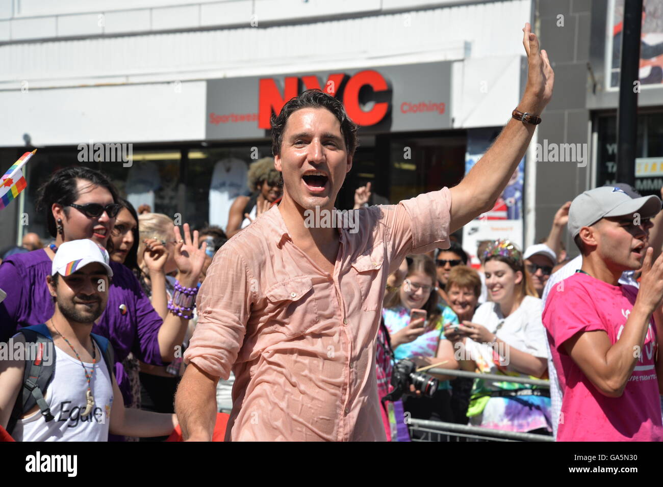 Canada justin trudeau pride parade hi-res stock photography and images ...