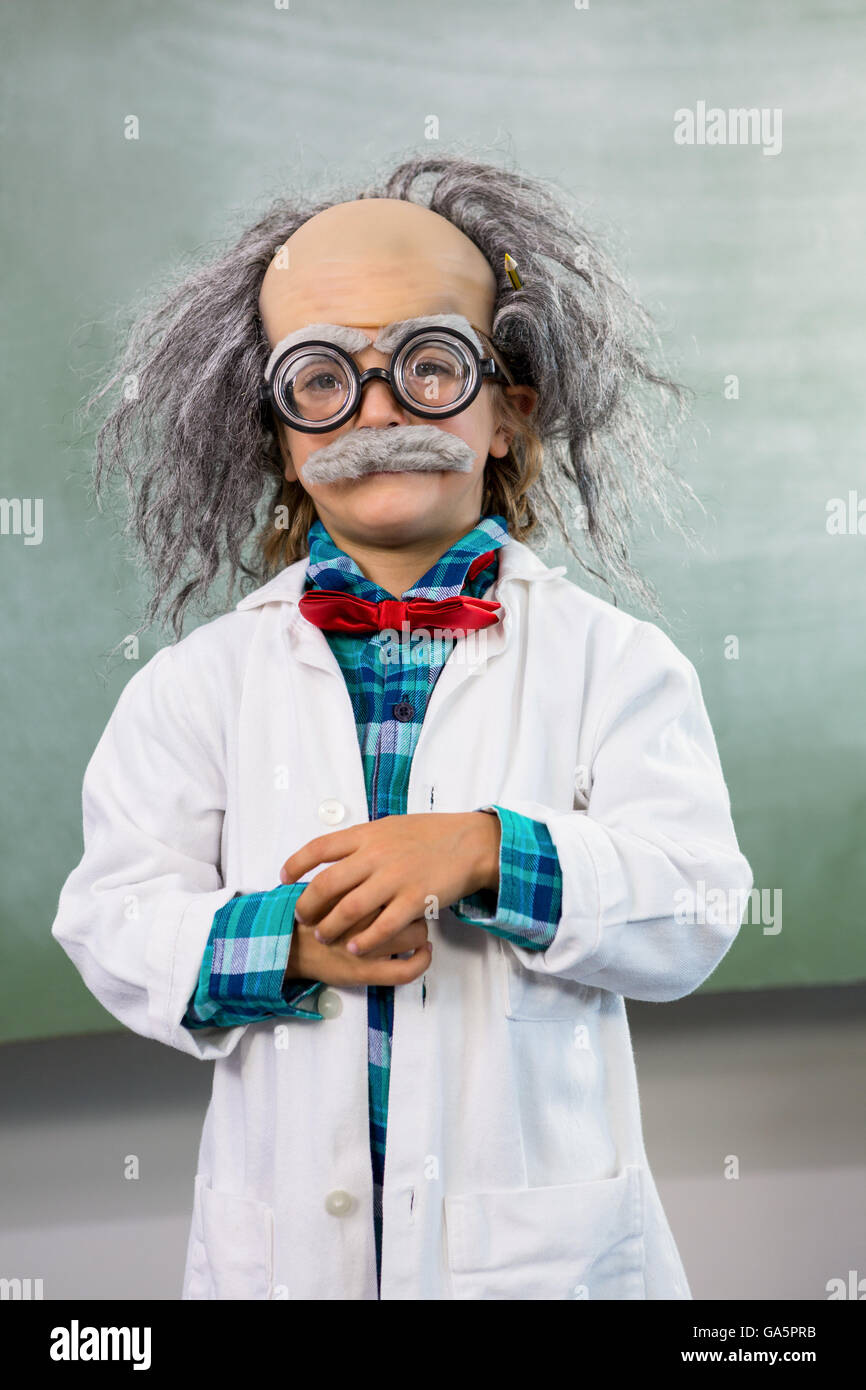 Scientist boy hi-res stock photography and images - Alamy