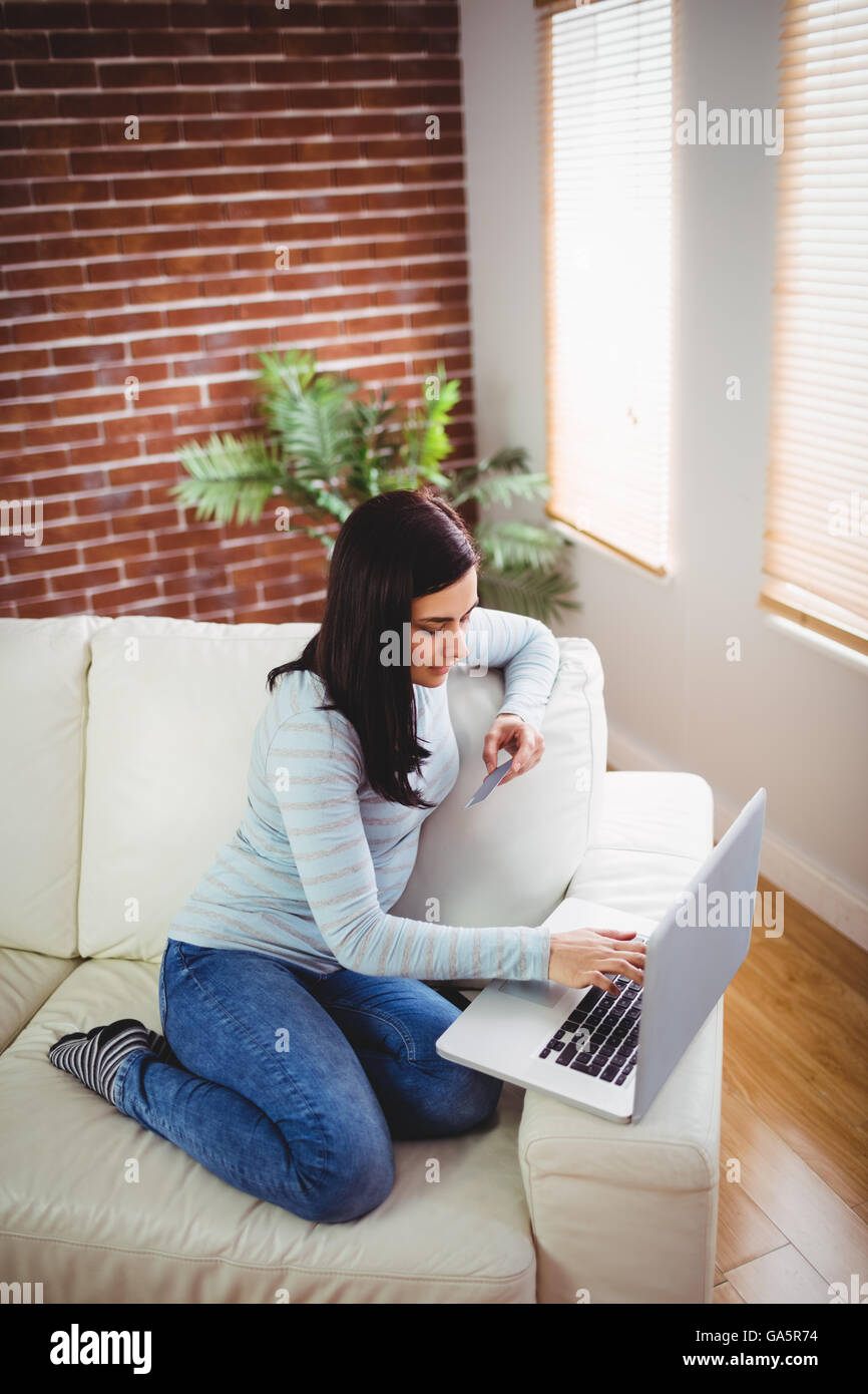 Beautiful woman money laptop hi-res stock photography and images - Alamy