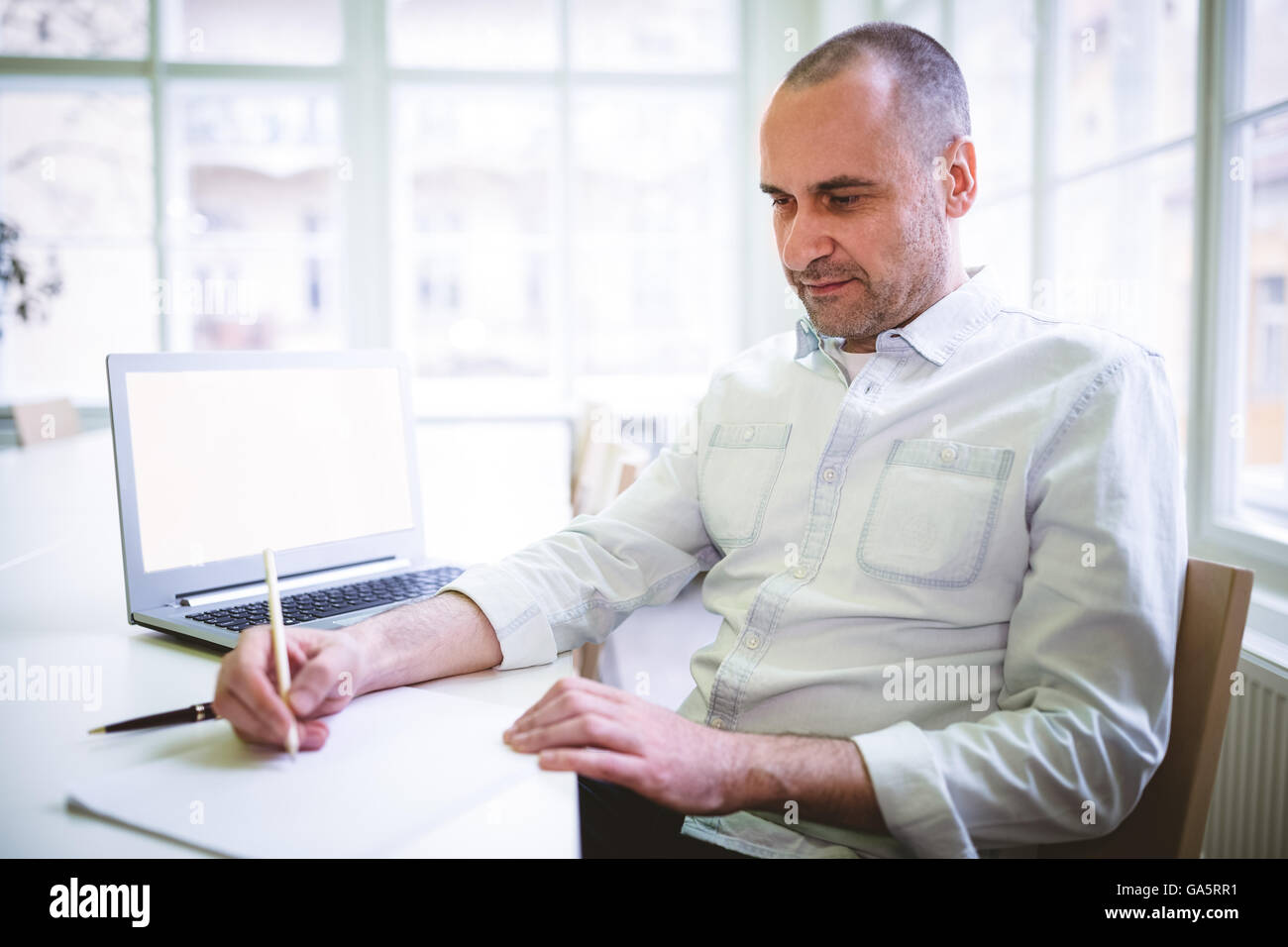 Document editor hi-res stock photography and images - Alamy