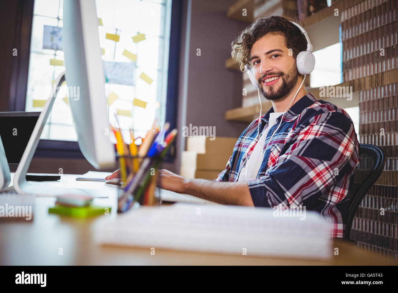 Listening computer hi-res stock photography and images - Alamy