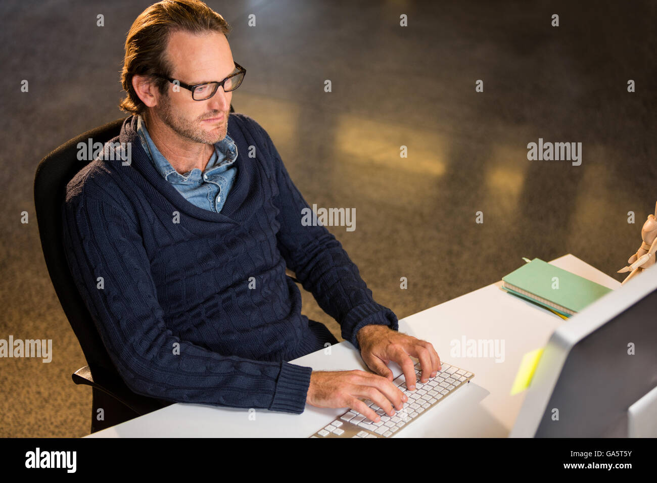 Working connection hi-res stock photography and images - Alamy