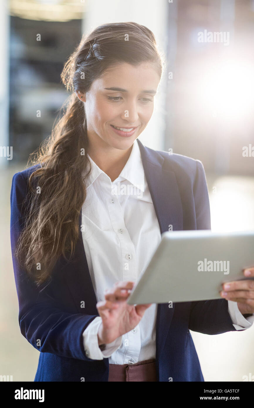 Professional young woman tablet hi-res stock photography and images - Alamy