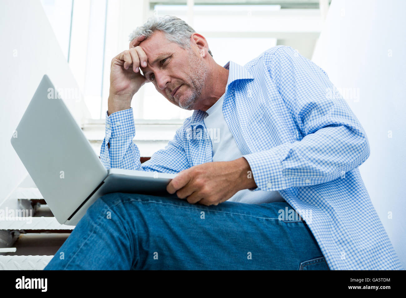 Tensed man hi-res stock photography and images - Alamy