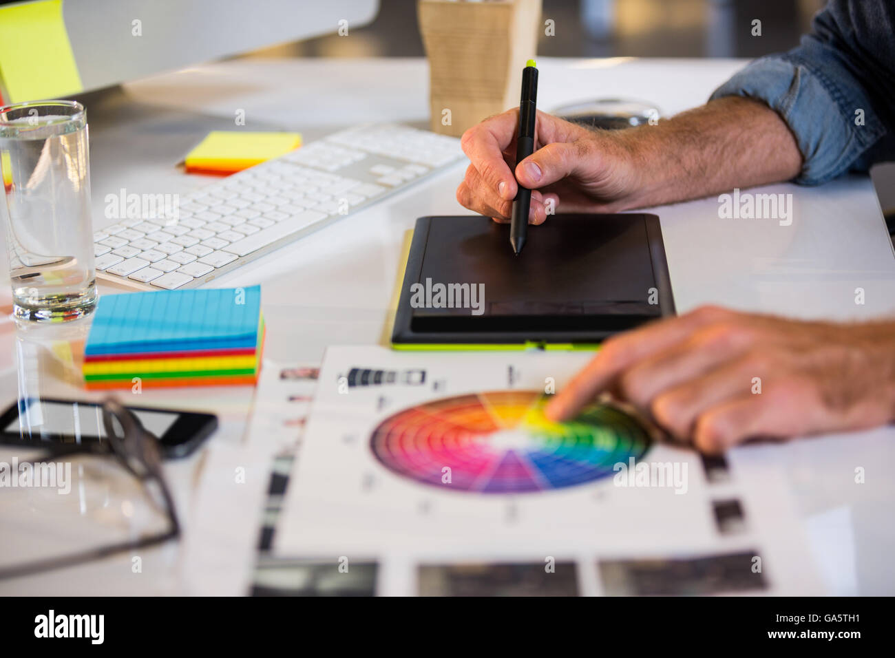 Professional water graphics hi-res stock photography and images - Alamy