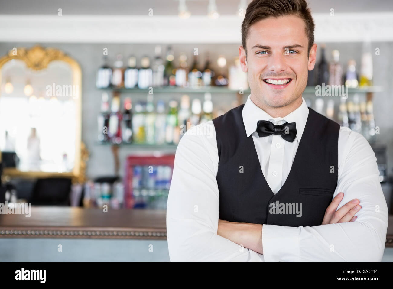 Bar counter hi-res stock photography and images - Alamy