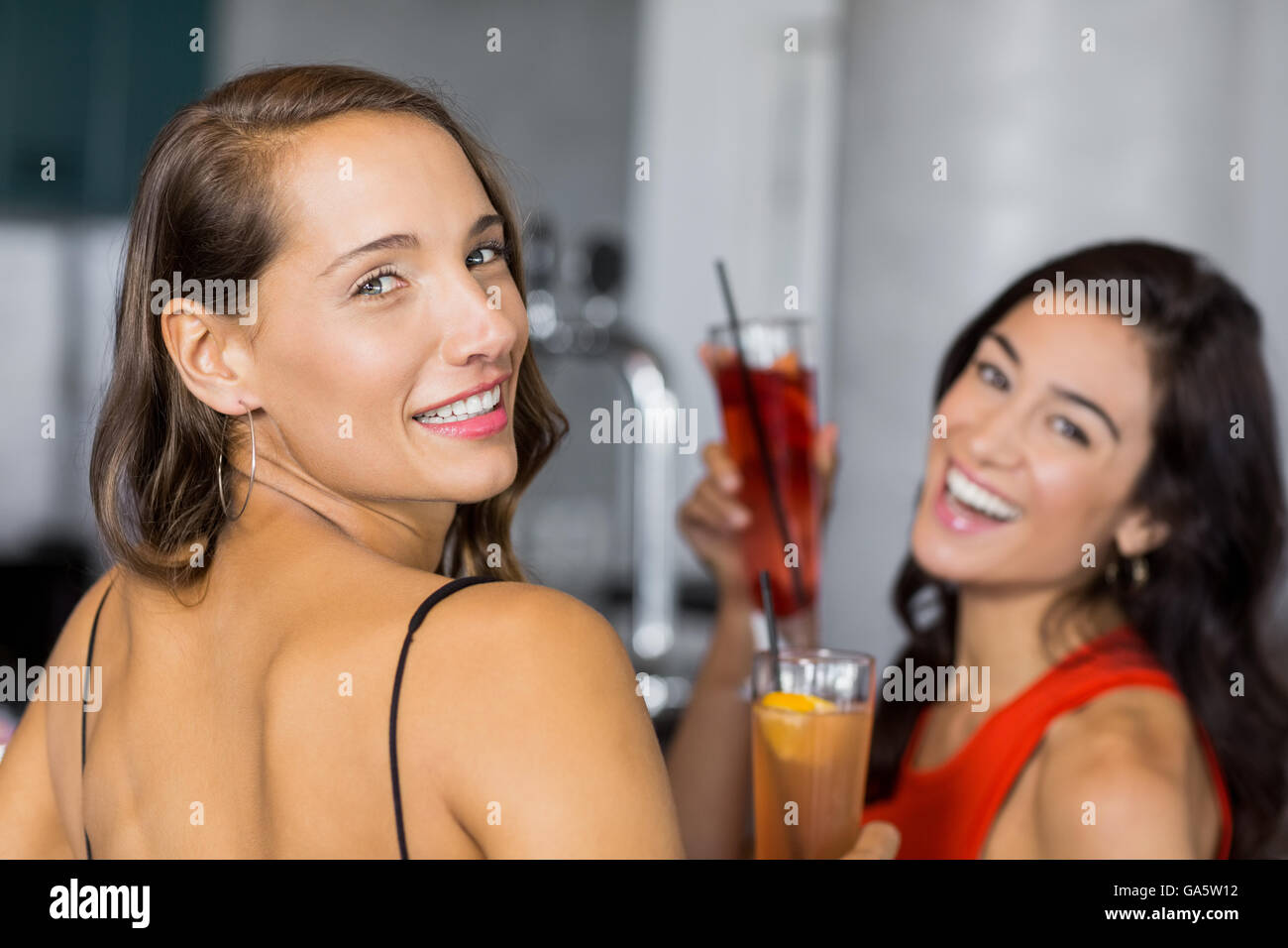 Two women cocktail bar hi-res stock photography and images - Alamy