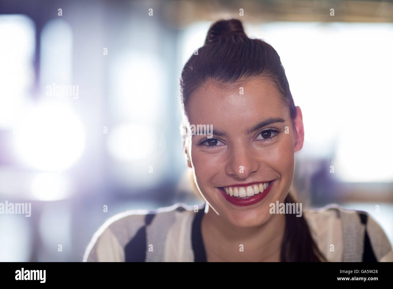 Stylish elegant woman in portrait hi-res stock photography and images ...