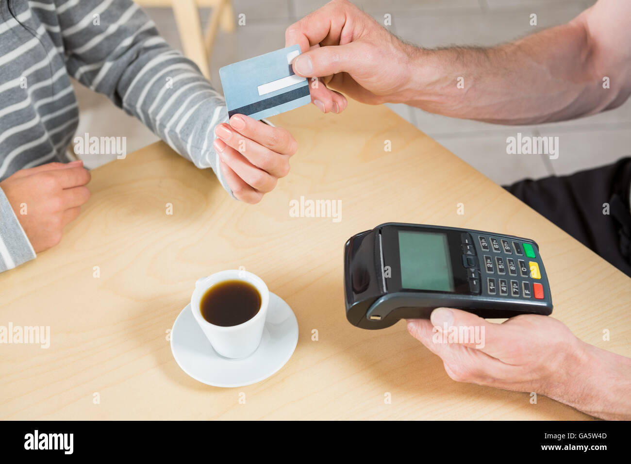 Payment by credit card hi-res stock photography and images - Alamy
