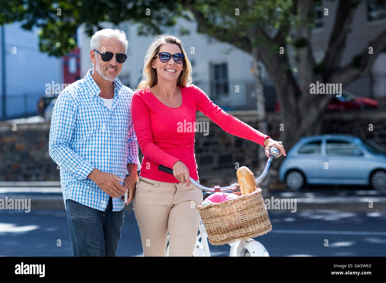 Mature woman walking in city hi-res stock photography and images - Alamy