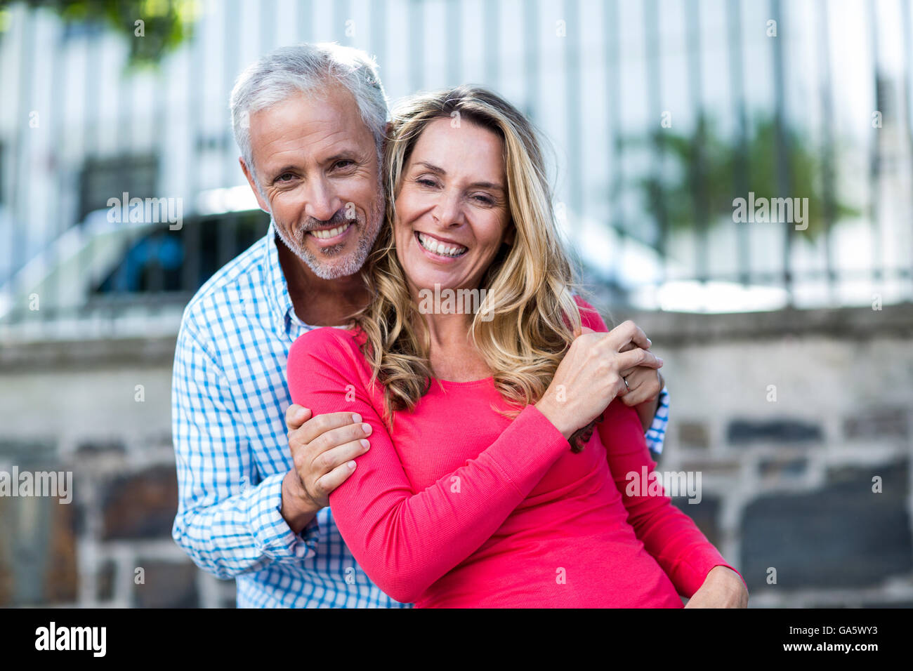 Mature couple hugging on hi-res stock photography and images - Alamy