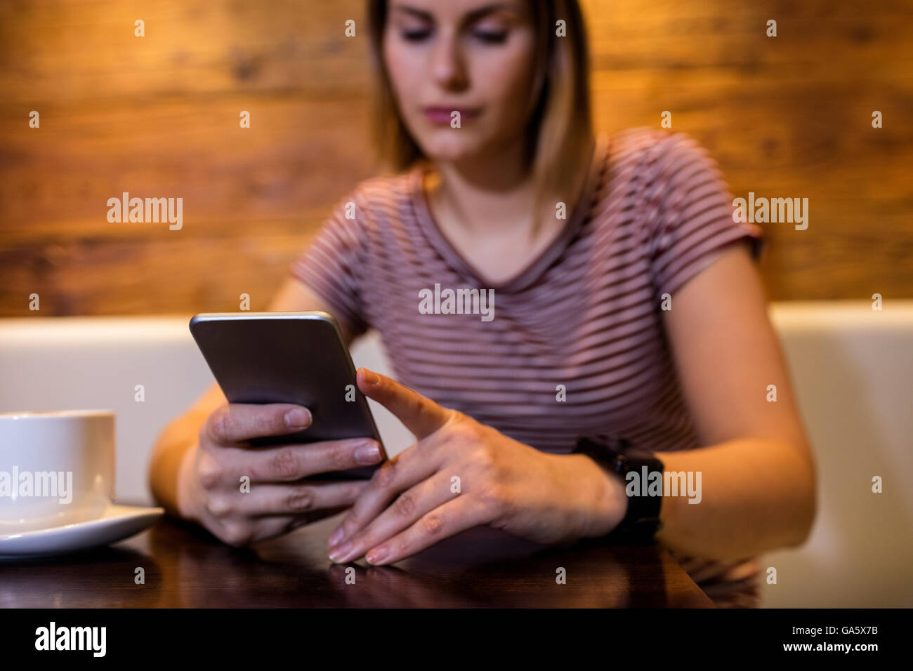 Table mobile hi-res stock photography and images - Alamy