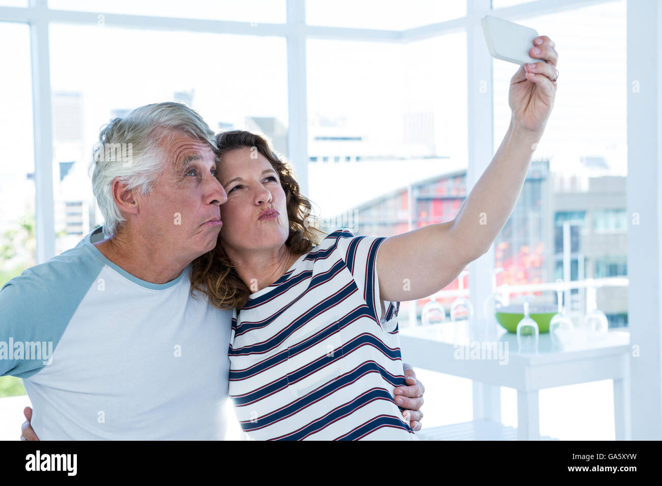 Mature Couple Taking Selfie Hi res Stock Photography And Images Alamy