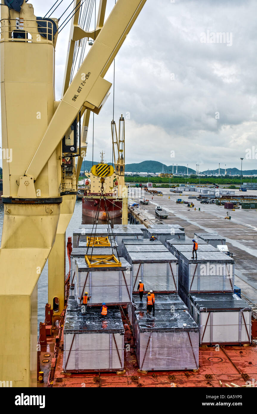 Container loading hi-res stock photography and images - Alamy