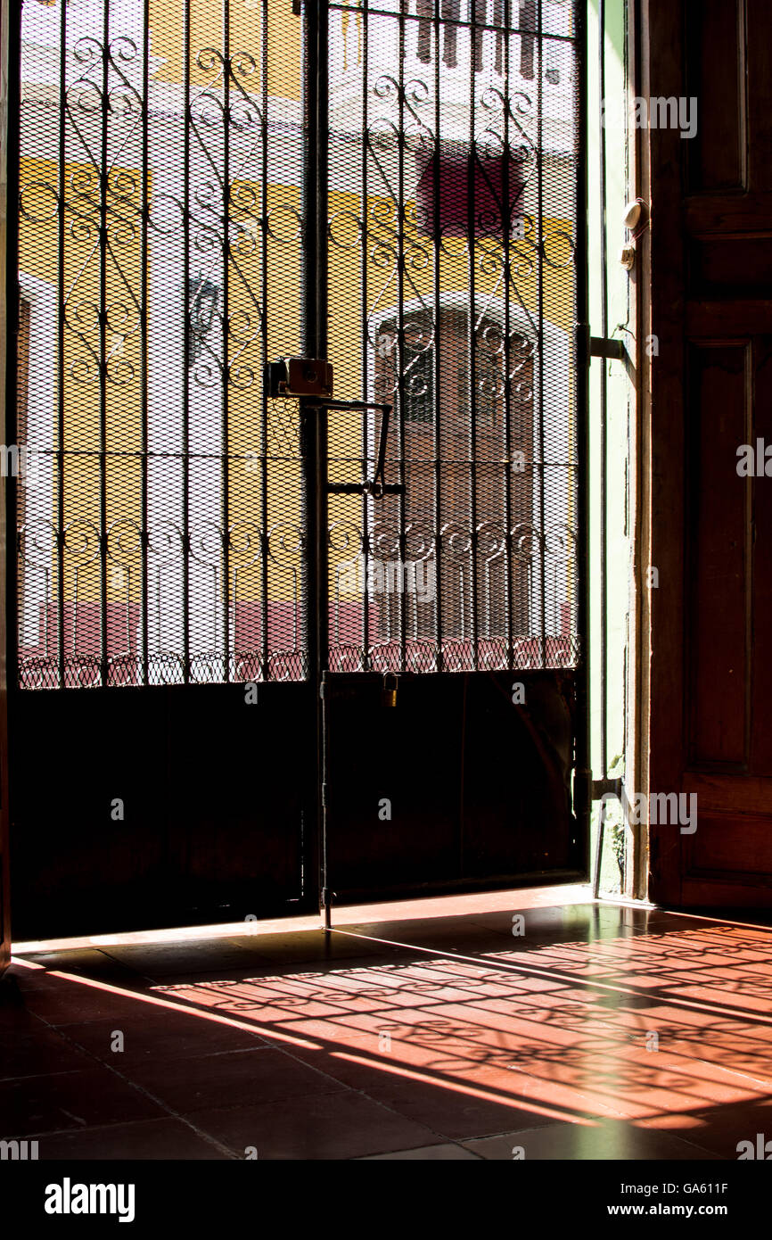 Colonial gate hi-res stock photography and images - Alamy