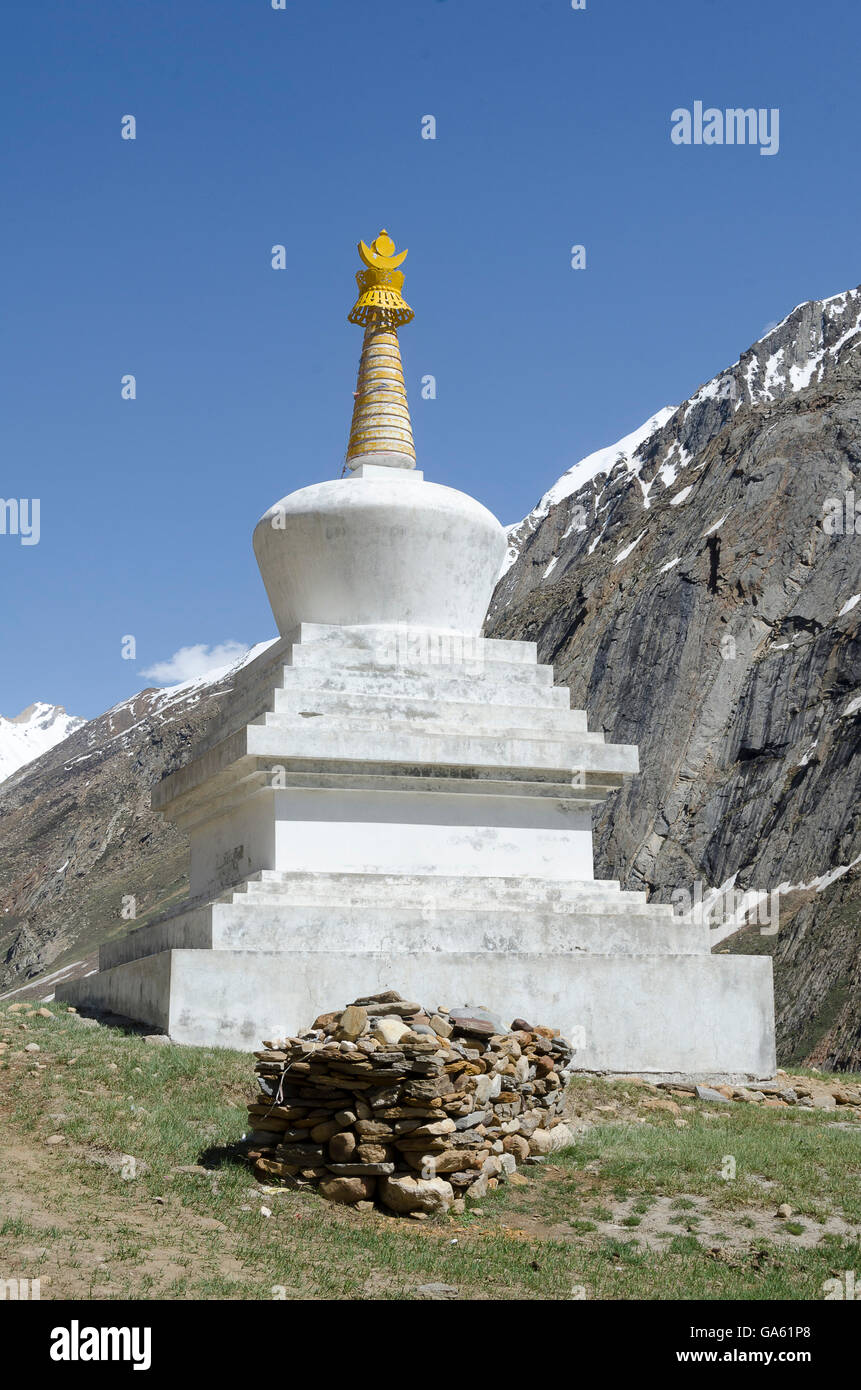 Stupa, or chorten, Suru Valley, Ladakh, Jammu and Kashmir, India Stock ...