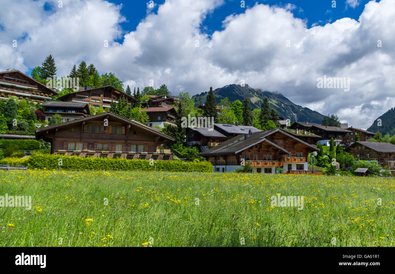 Swiss chalets hi-res stock photography and images - Alamy