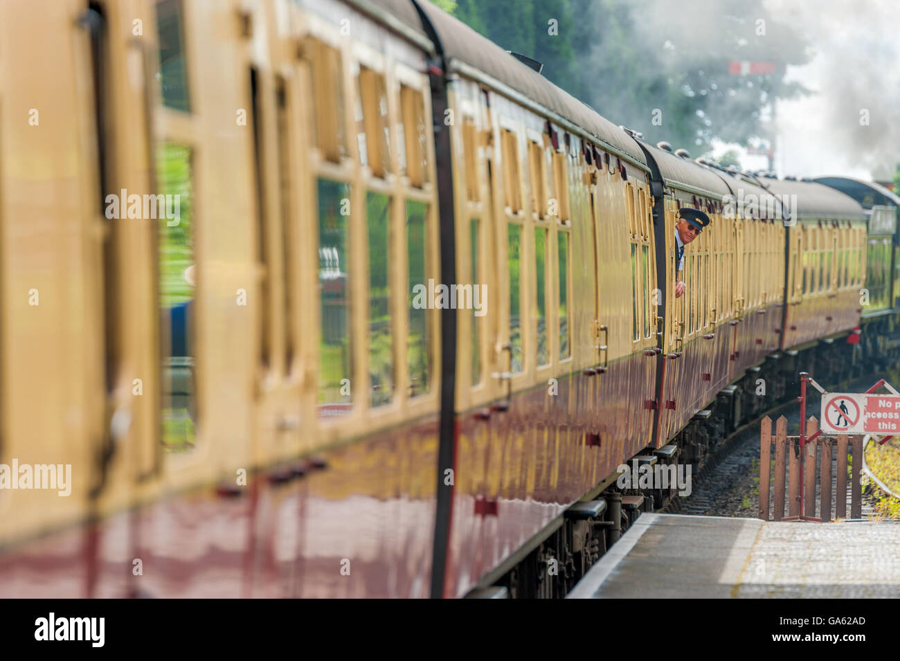 1940s train tracks hi-res stock photography and images - Alamy