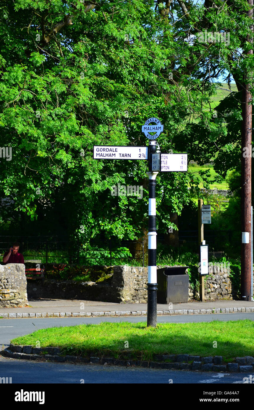 Malham cove direction sign hi-res stock photography and images - Alamy
