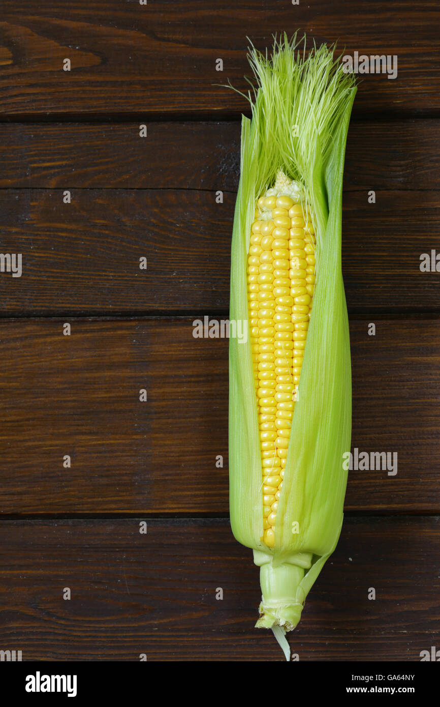 cob fresh raw natural organic corn Stock Photo - Alamy