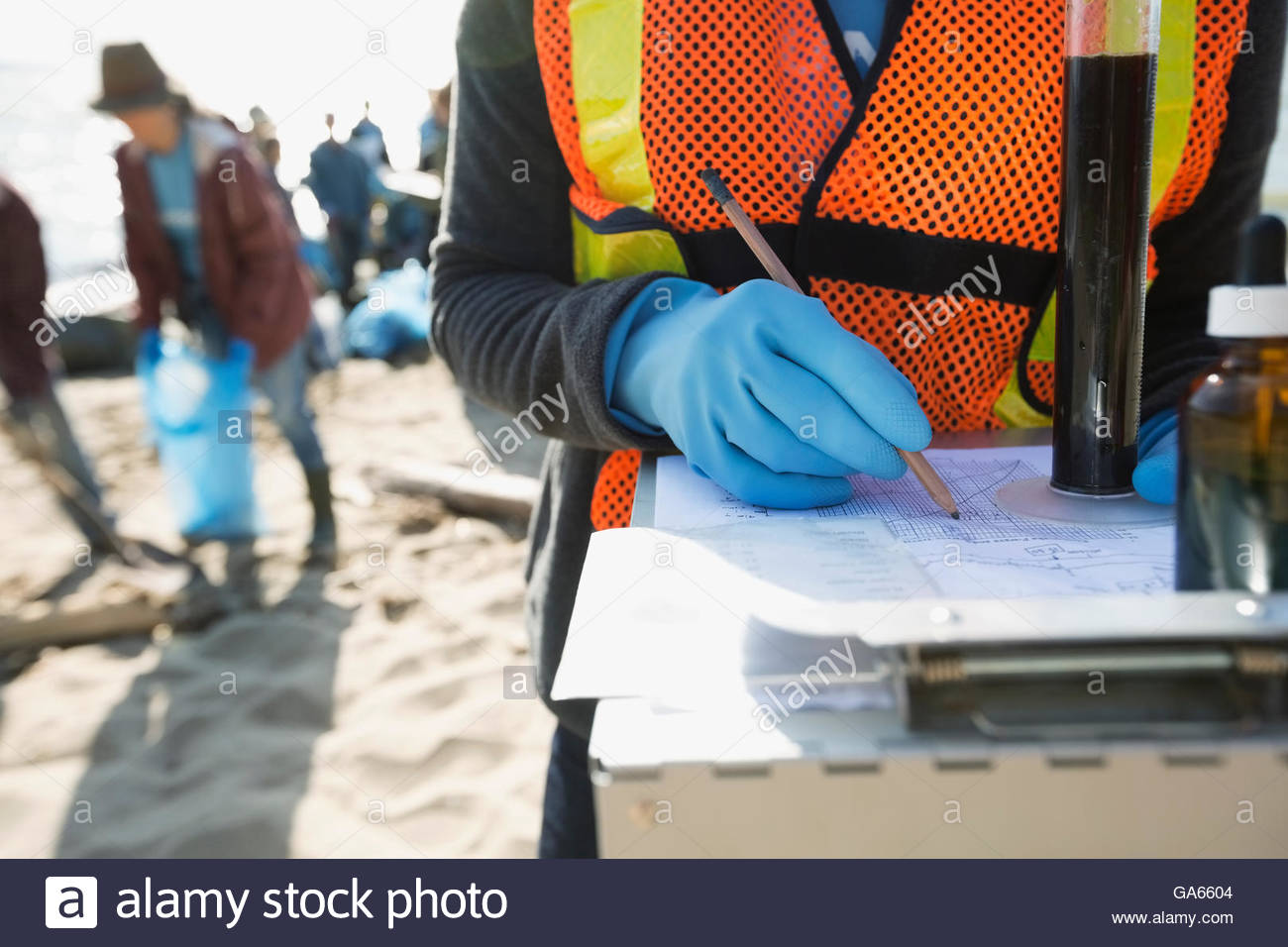 Environmental scientist hi-res stock photography and images - Alamy