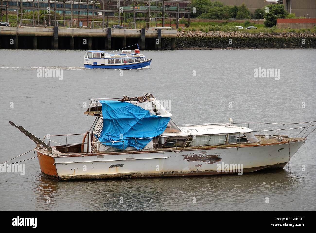 Boats on the River Tyne Stock Photo - Alamy