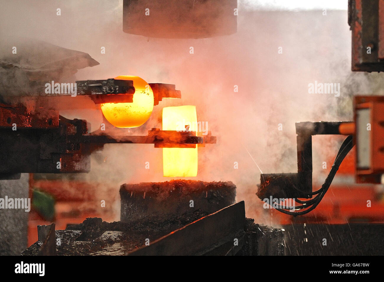 automatic hot stamping process of grinding balls of round billet Stock ...