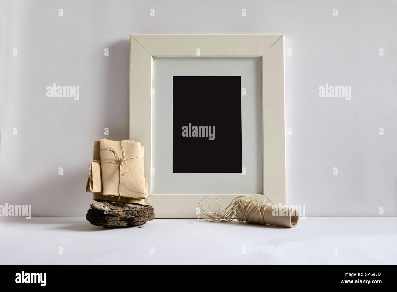 empty picture frame, decorated Stock Photo - Alamy