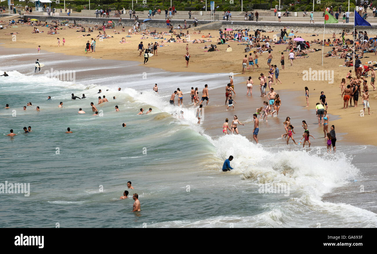 Biarritz beach france hi-res stock photography and images - Alamy