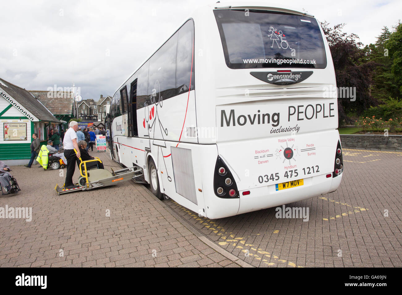 Using the accessibility ramp bus hi-res stock photography and images ...