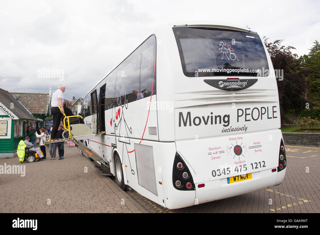 Passengers pushing bus hi-res stock photography and images - Alamy