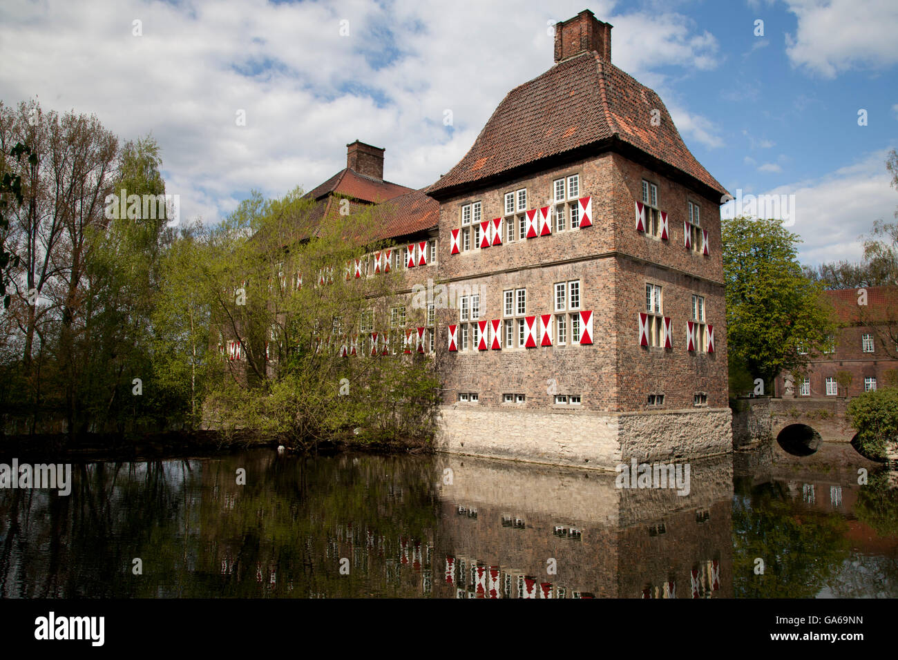 Schloss Oberwerries moated castle, Hamm, Ruhr Area, North Rhine ...