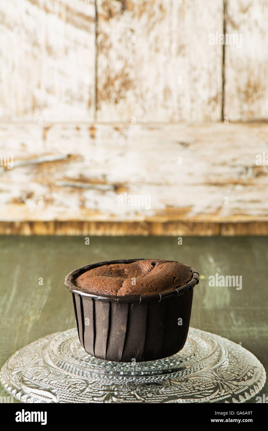 coulant chocolate cake, baked on green wood in a rustic setting Stock ...
