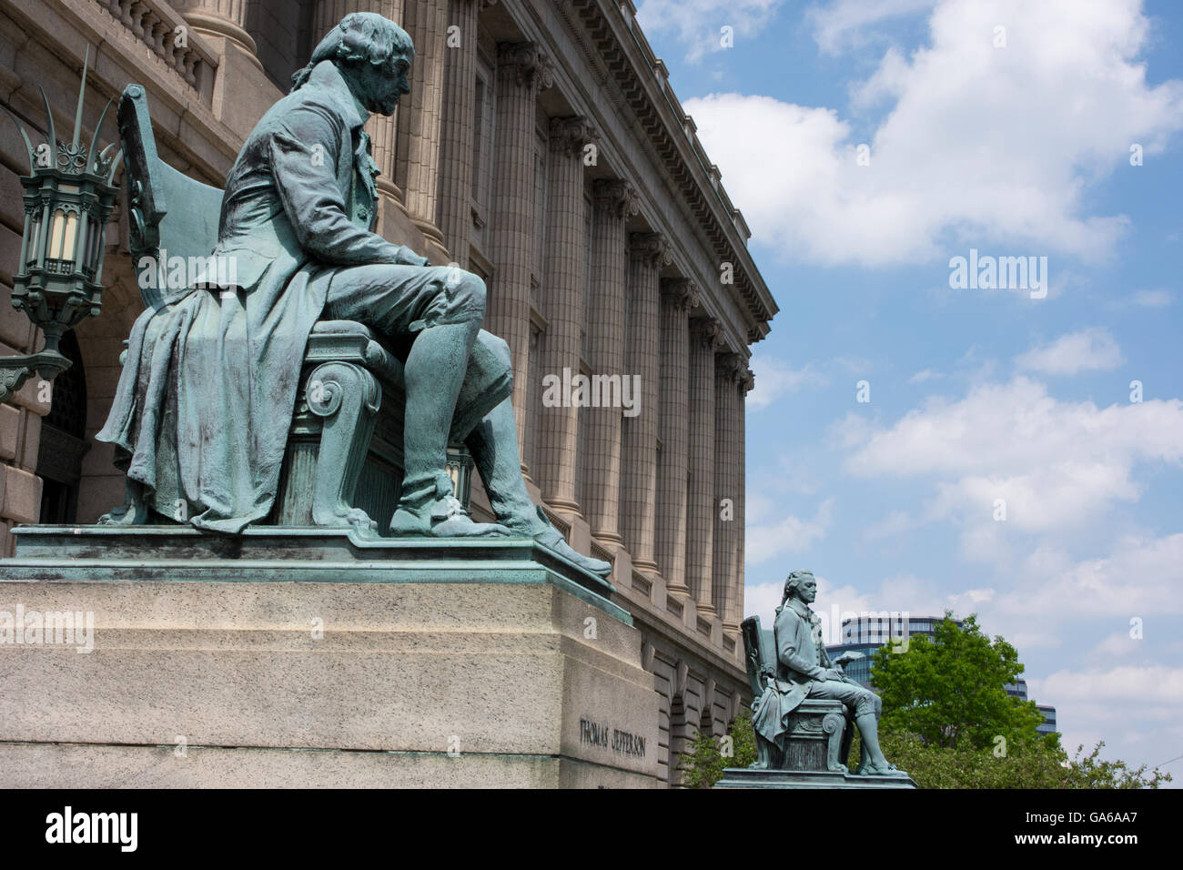 Alexander hamilton statue hi-res stock photography and images - Alamy